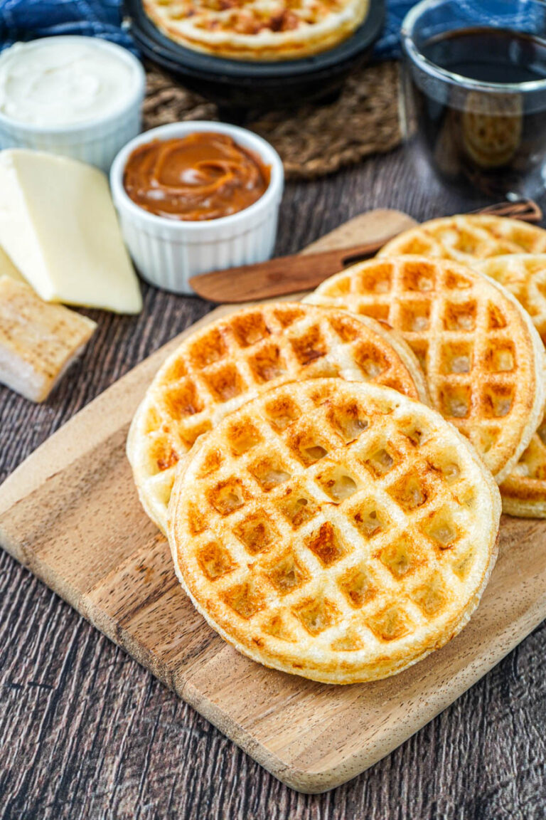 Waffle de Pão de Queijo (Brazilian Cheese Bread Waffles) - Tara's ...