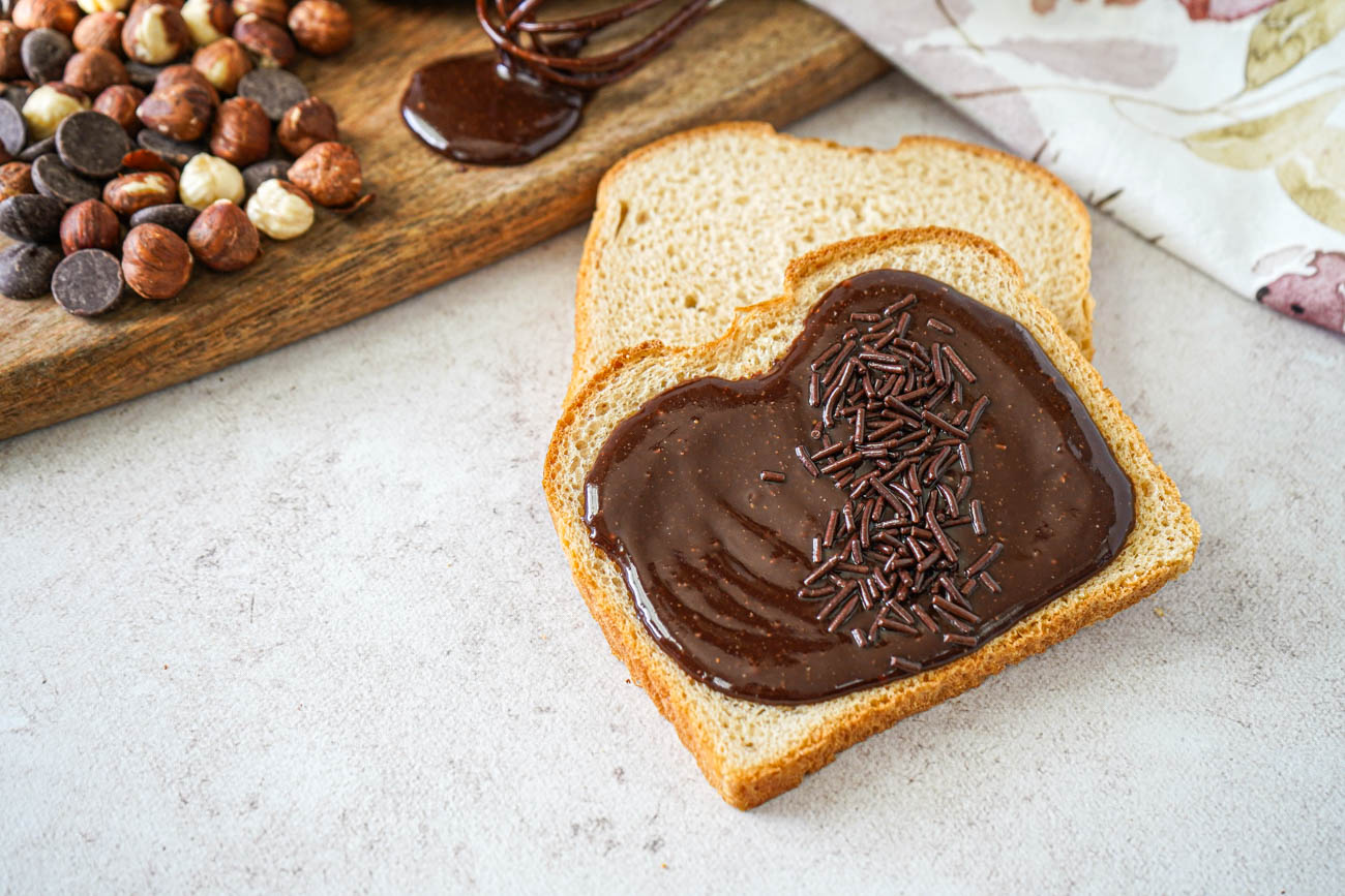 Crema Gianduia (Italian Chocolate Hazelnut Spread) - Tara's ...