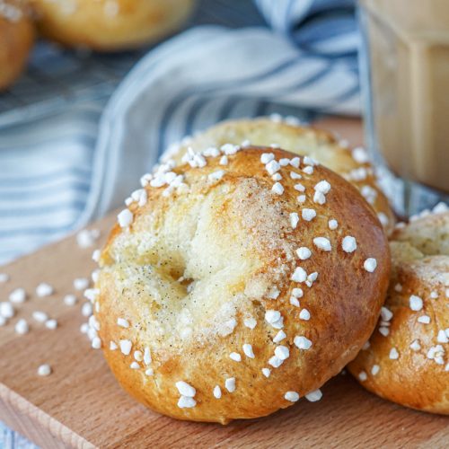 Voisilmäpulla (Finnish Butter Eye Buns) - Tara's Multicultural Table